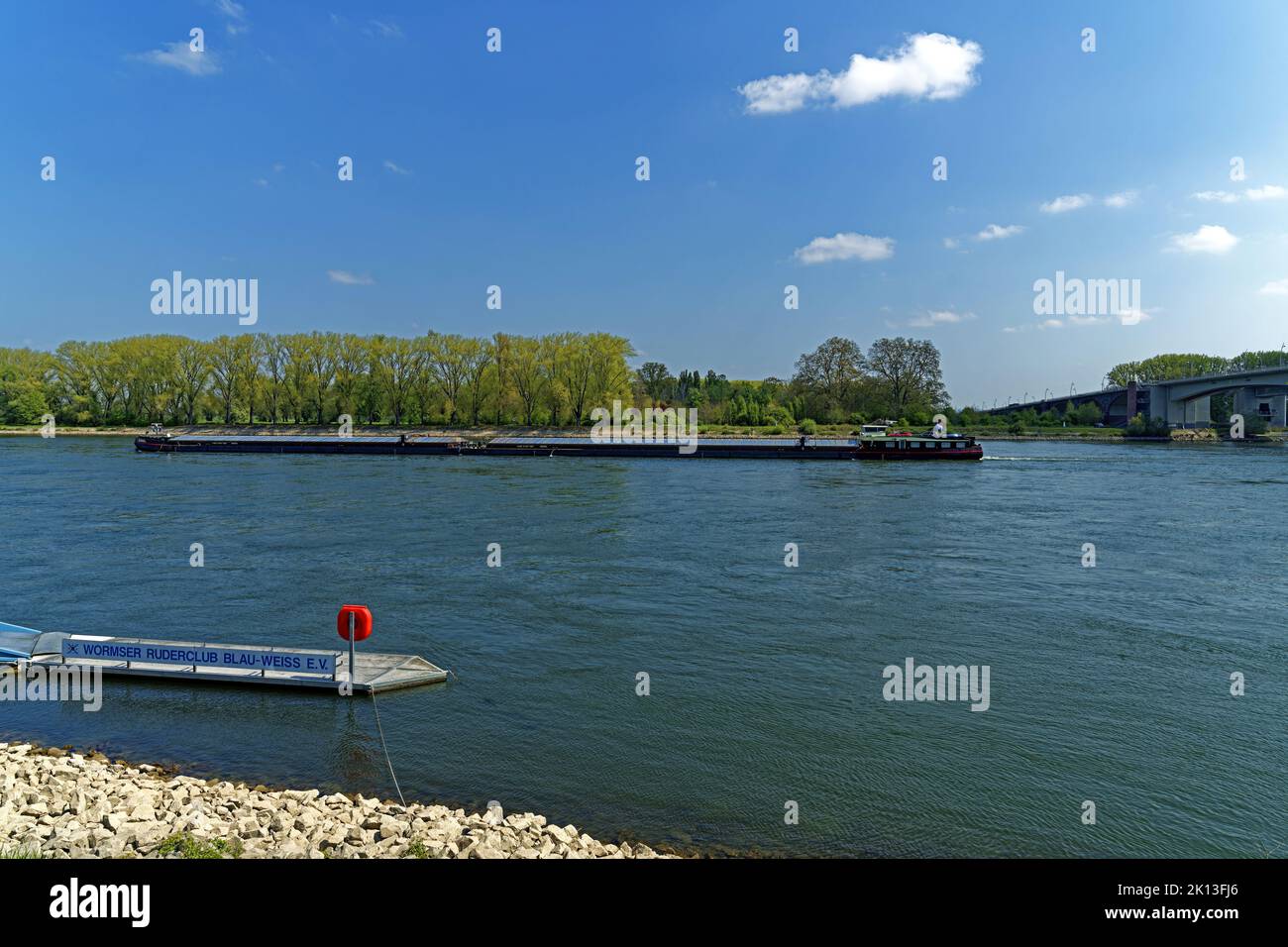 Fluß, Rhein, Nibelungenbrücke, Binnenschiff *** Local Caption ...