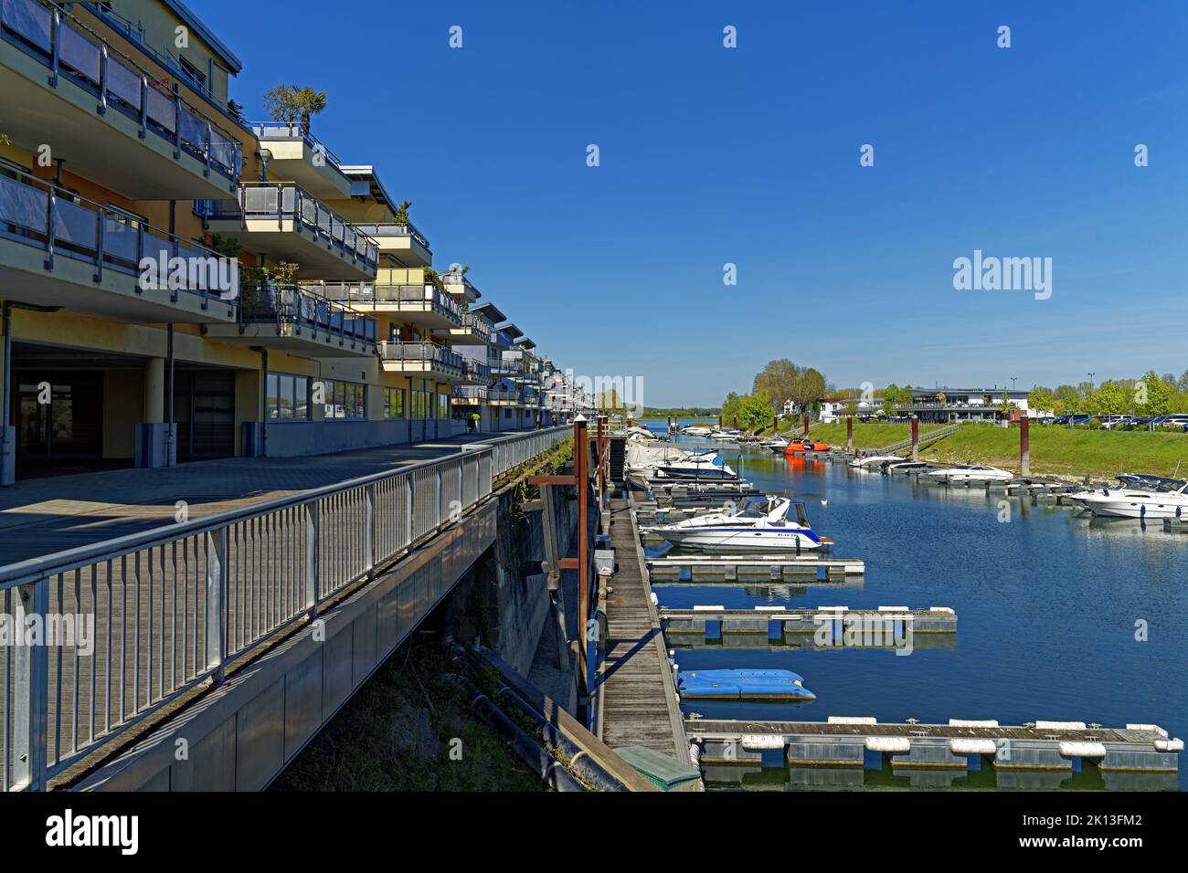 Sportboothafen, Gebäude, Hafenbecken, Boote *** Local Caption ...