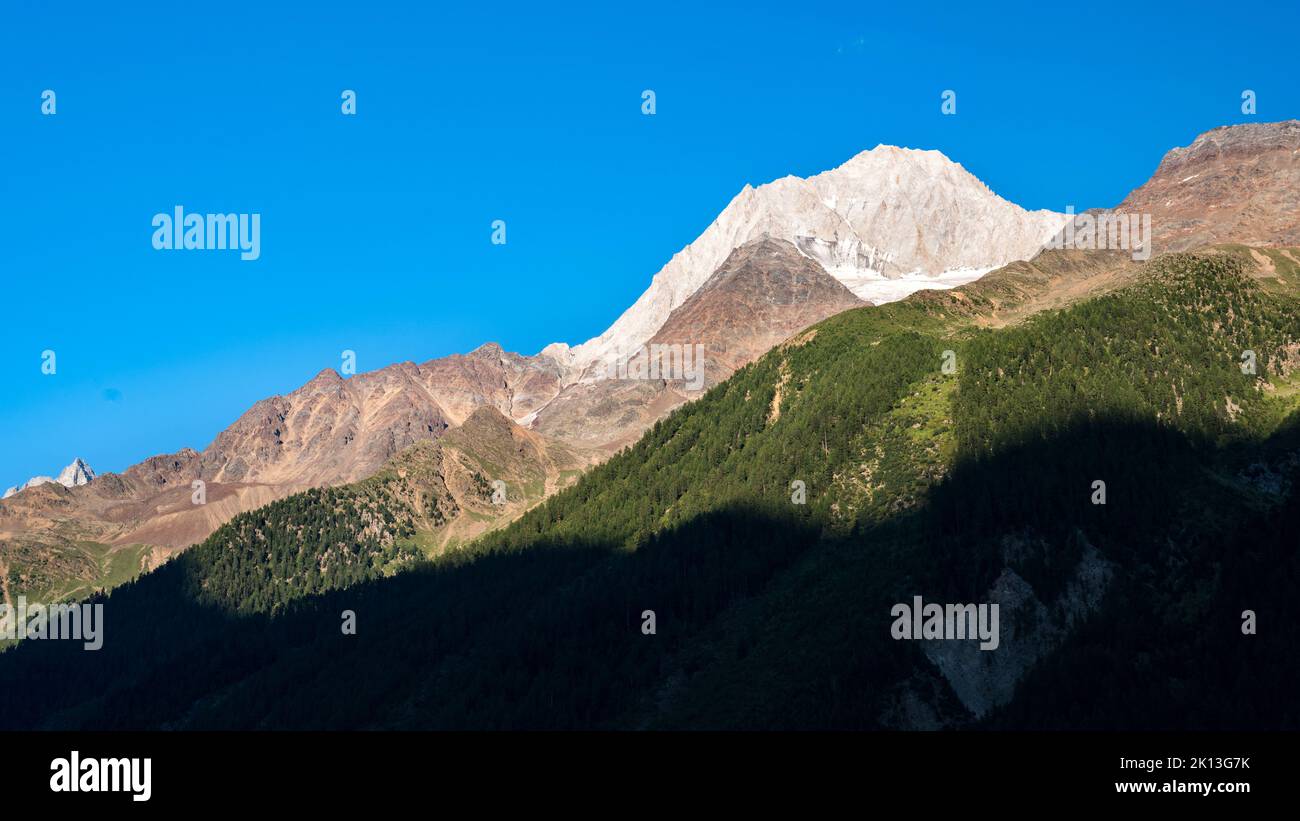 Das Bietschhorn vom Lötschental aus gesehen in der Gemeinde Wiler am 17 ...