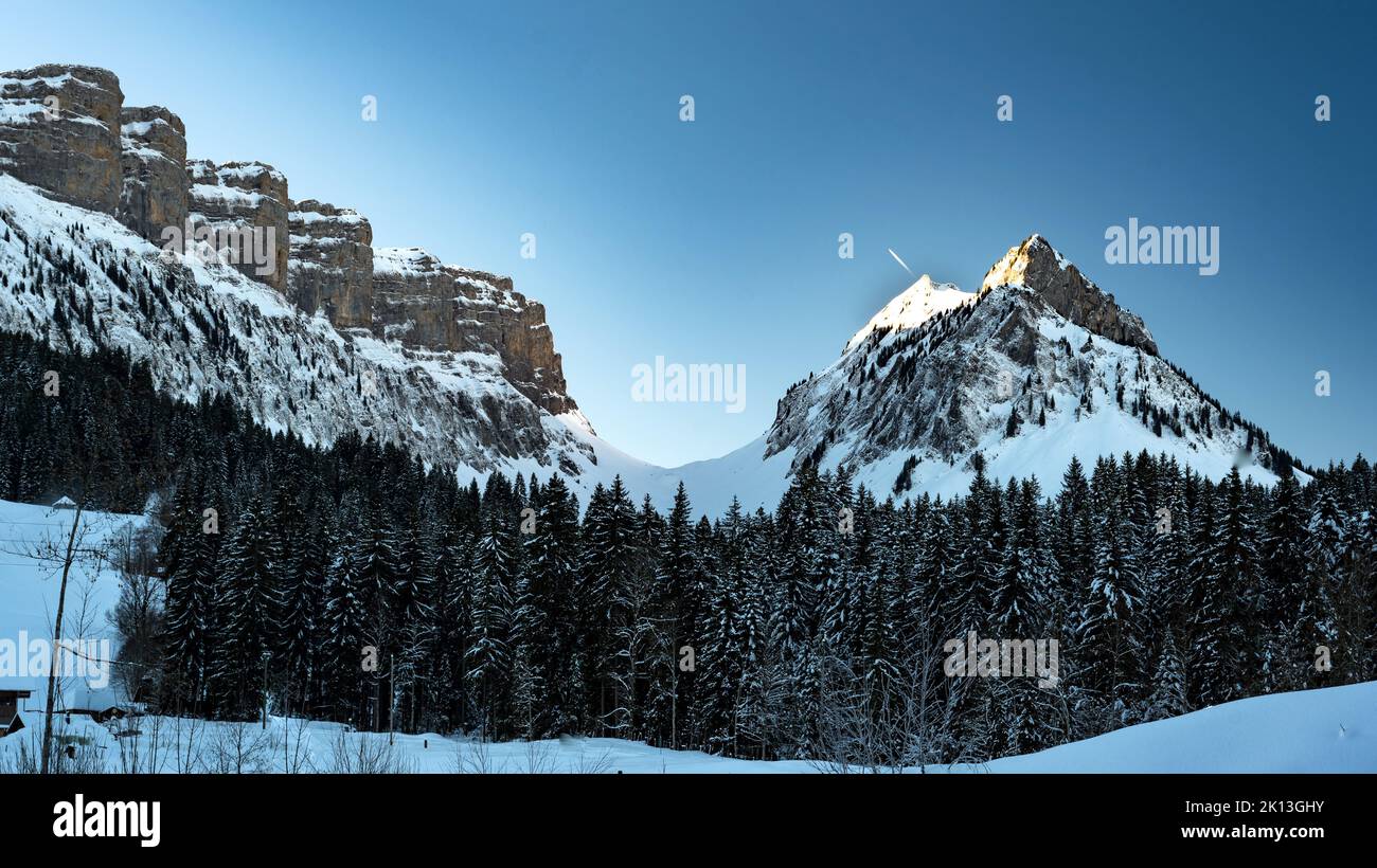 Auf dem Weg zum Grüneberg-Pass im Innereriz, Gem. Eriz, am 13.01.22 ...