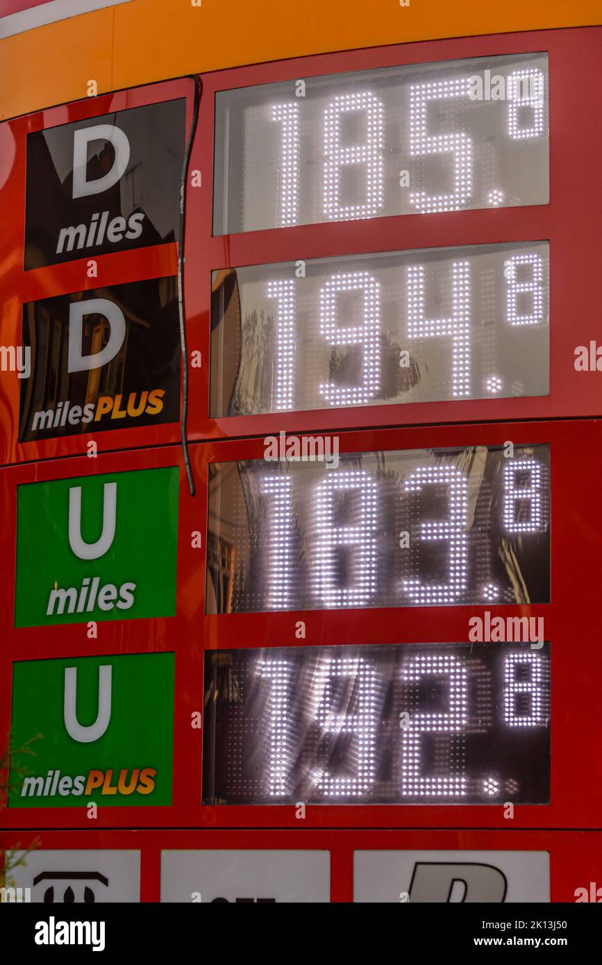 Gas station sign showing gasoline prices hi-res stock photography and ...