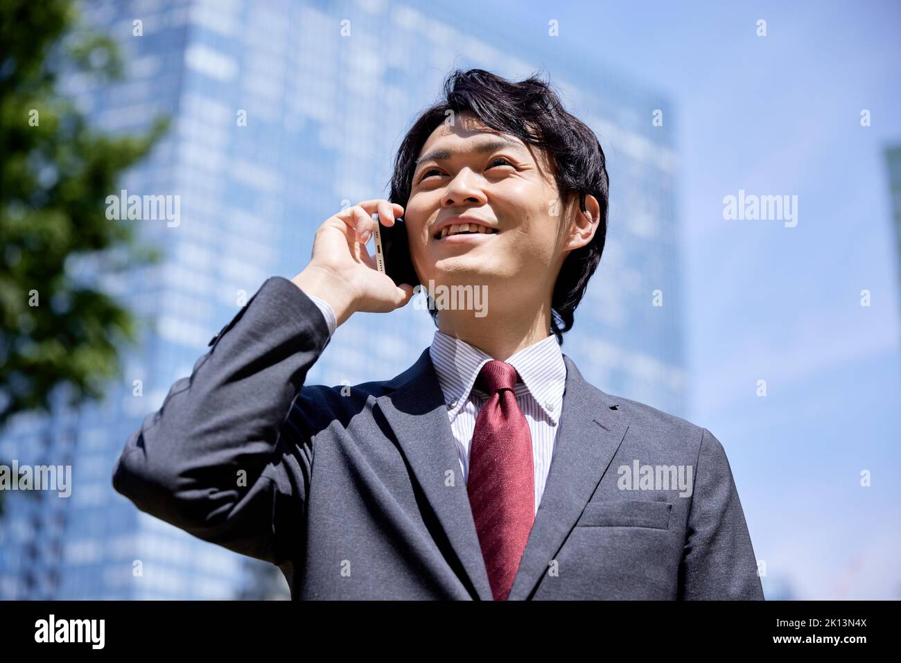Japanese businessman portrait downtown Tokyo Stock Photo - Alamy