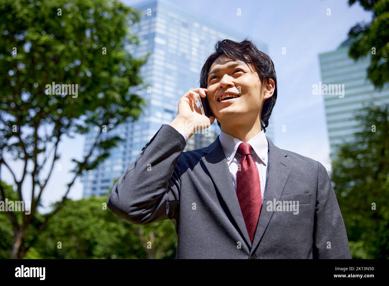 Japanese businessman portrait downtown Tokyo Stock Photo - Alamy
