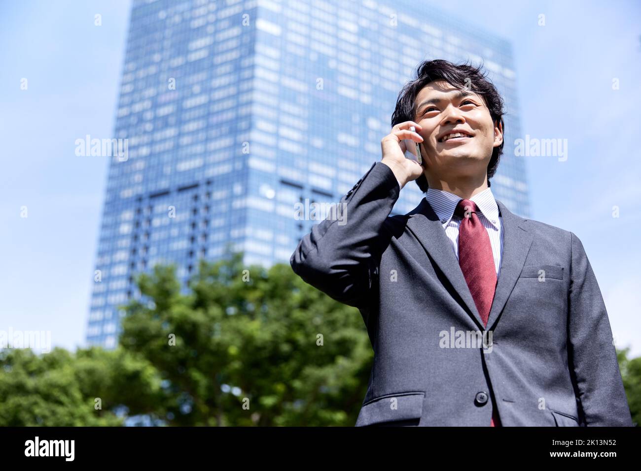 Japanese businessman portrait downtown Tokyo Stock Photo - Alamy