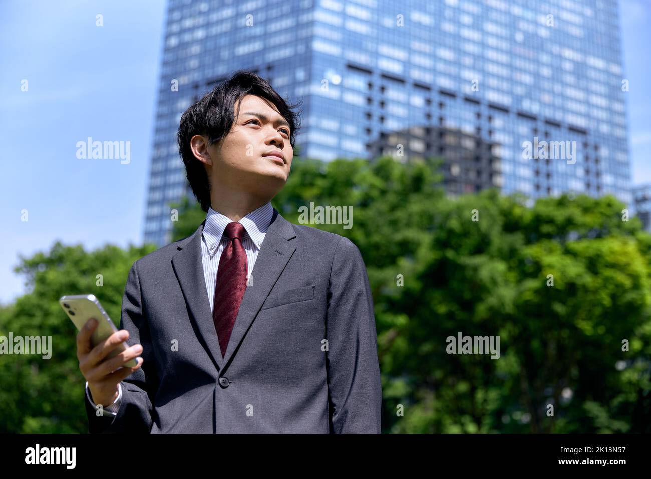 Japanese businessman portrait downtown Tokyo Stock Photo - Alamy