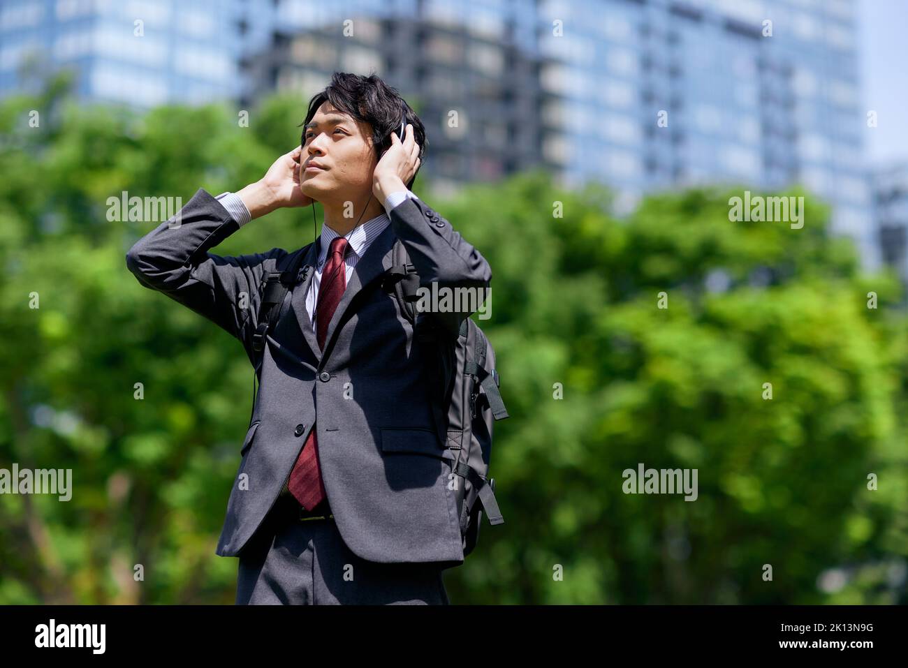 Japanese businessman portrait downtown Tokyo Stock Photo - Alamy