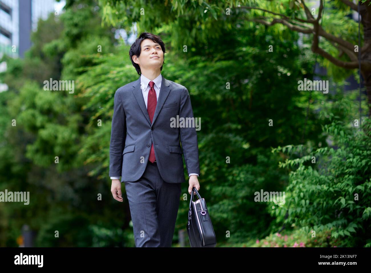 Japanese businessman portrait downtown Tokyo Stock Photo - Alamy