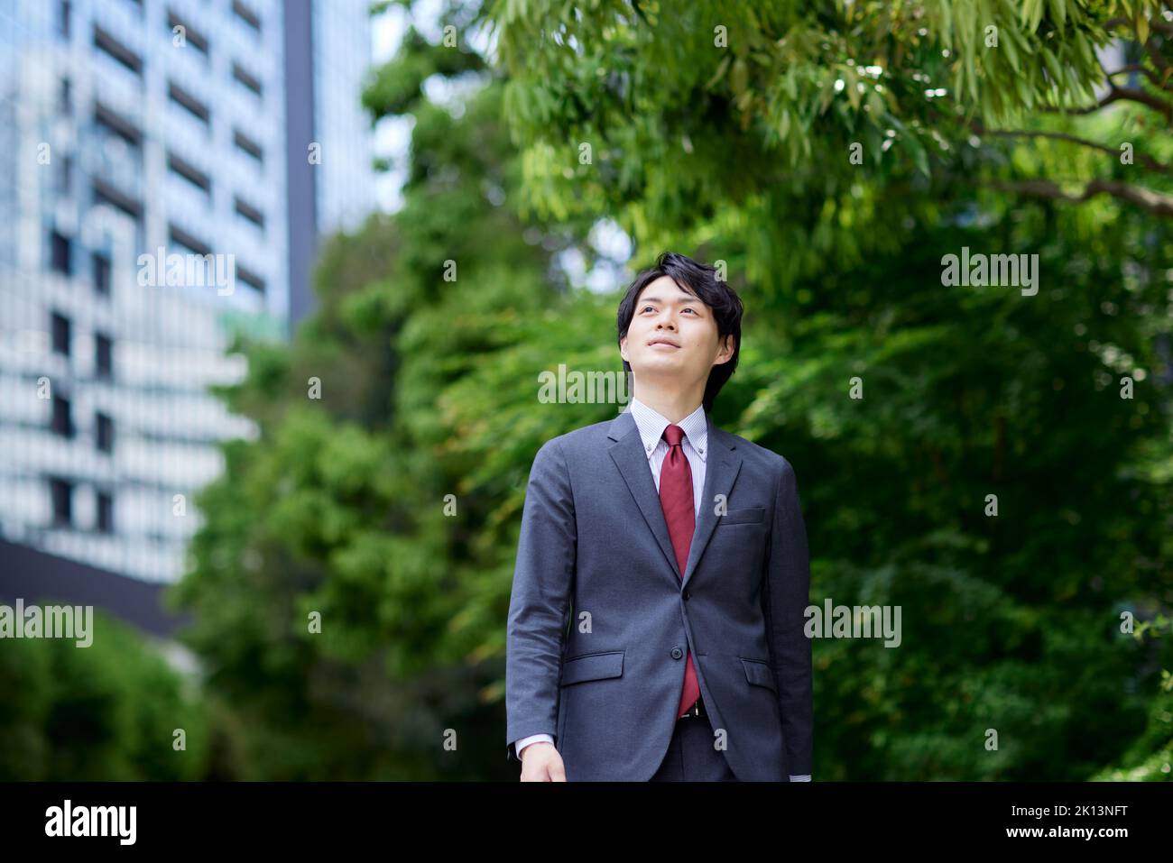 Japanese businessman portrait downtown Tokyo Stock Photo - Alamy