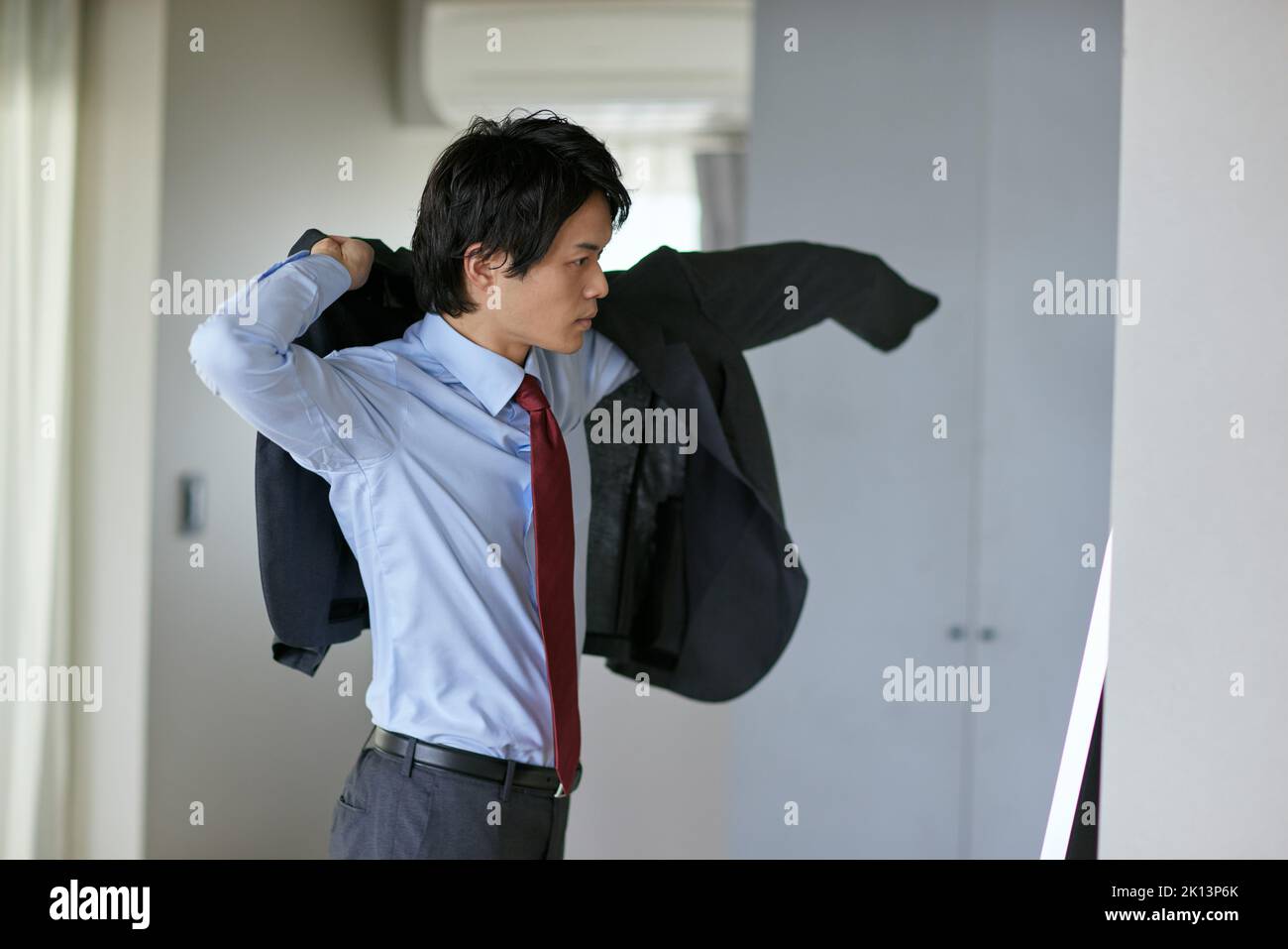 Asian man get ready mirror hi-res stock photography and images - Alamy