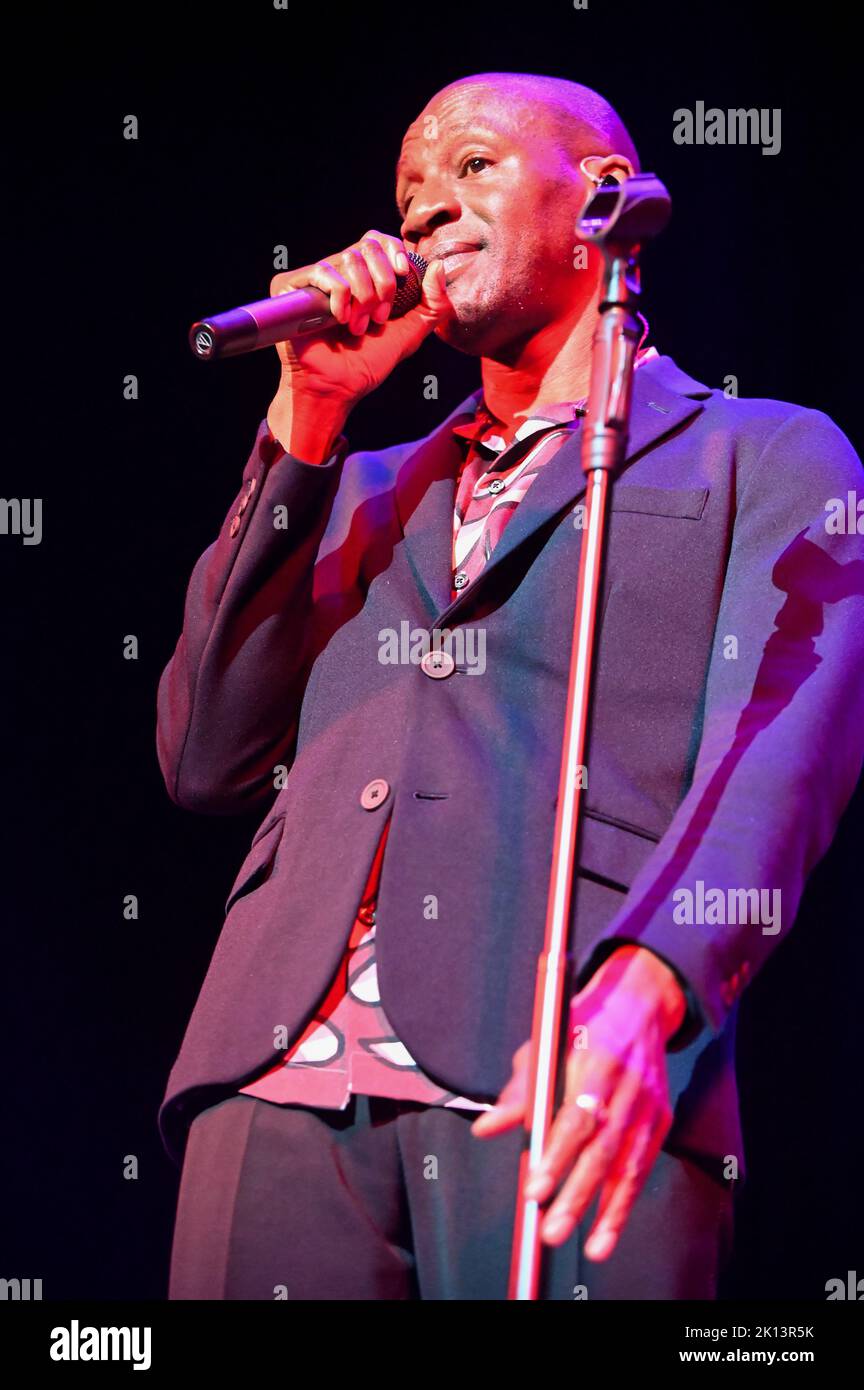 Tunde Baiyewu of The Lighthouse Family Performing on The Giants Of Soul ...