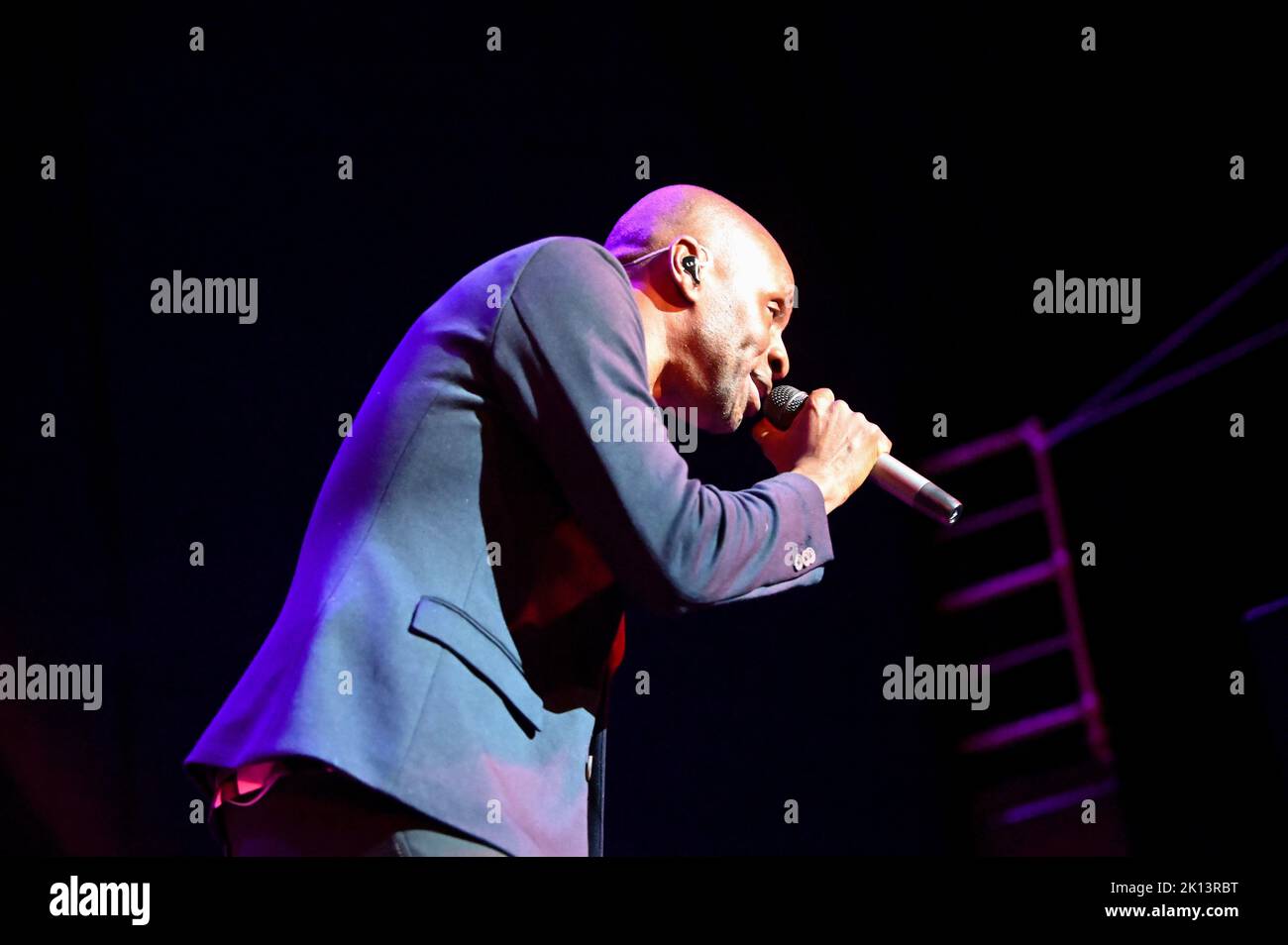 Tunde Baiyewu of The Lighthouse Family Performing on The Giants Of Soul ...