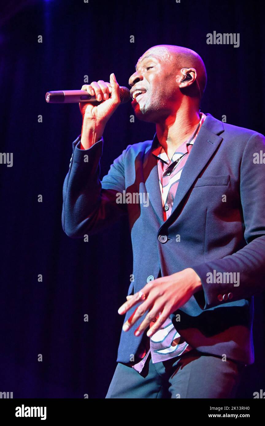 Tunde Baiyewu of The Lighthouse Family Performing on The Giants Of Soul ...