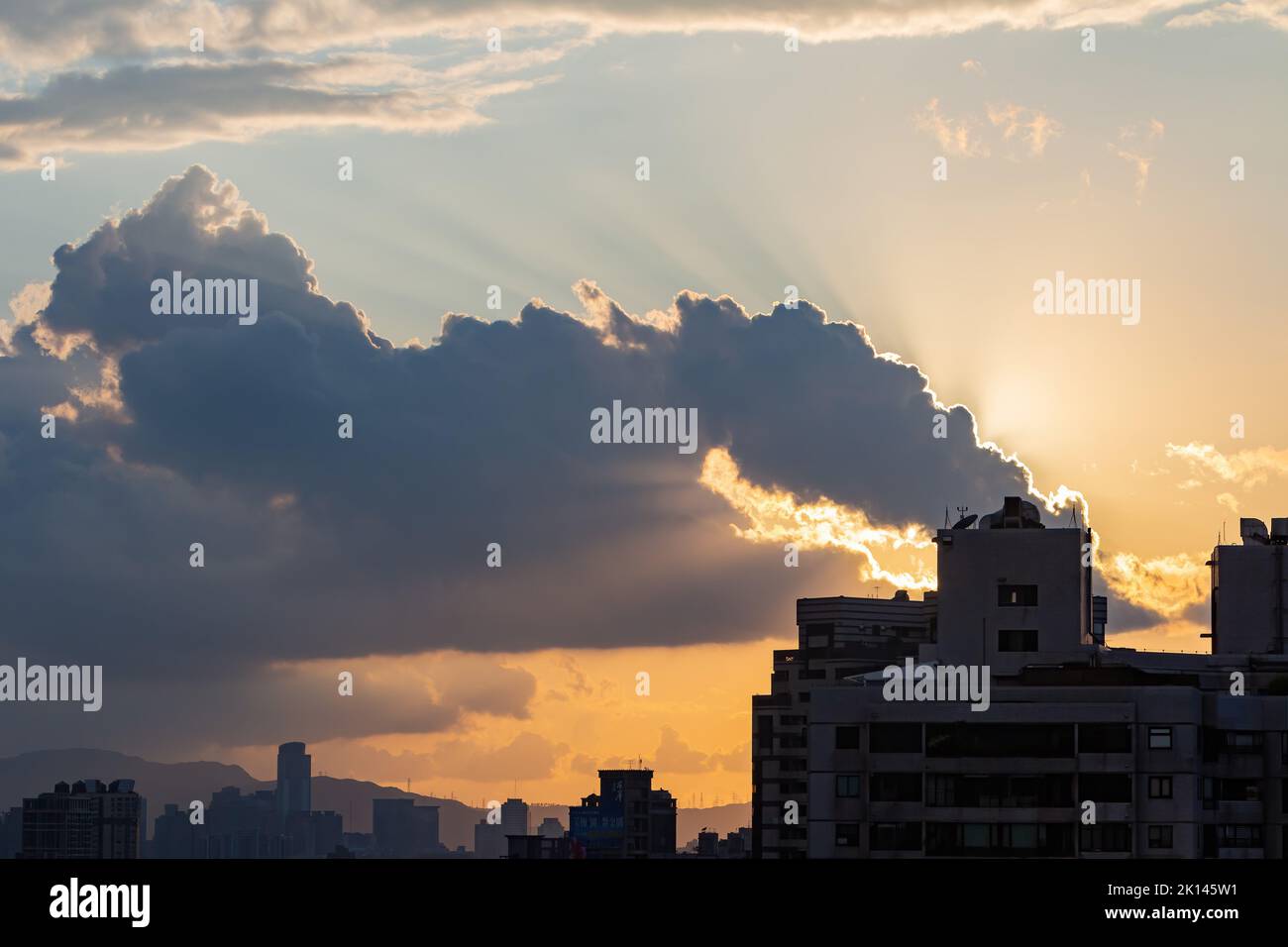 Aftrenoon sunny landsacpe of the cityscape of Daan District at Taipei ...