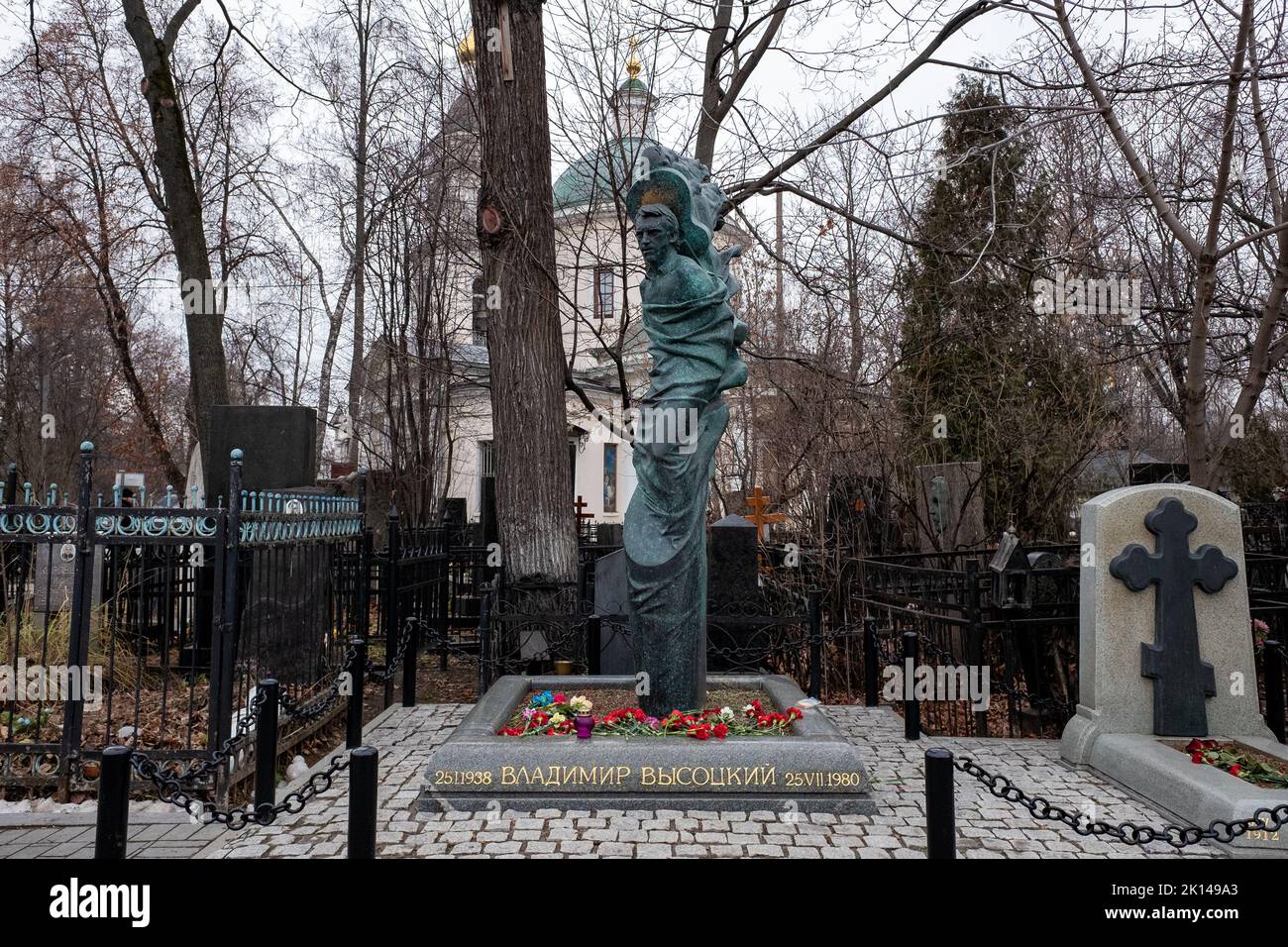 November 27, 2021, Moscow, Russia. Monument at the grave of actor and ...