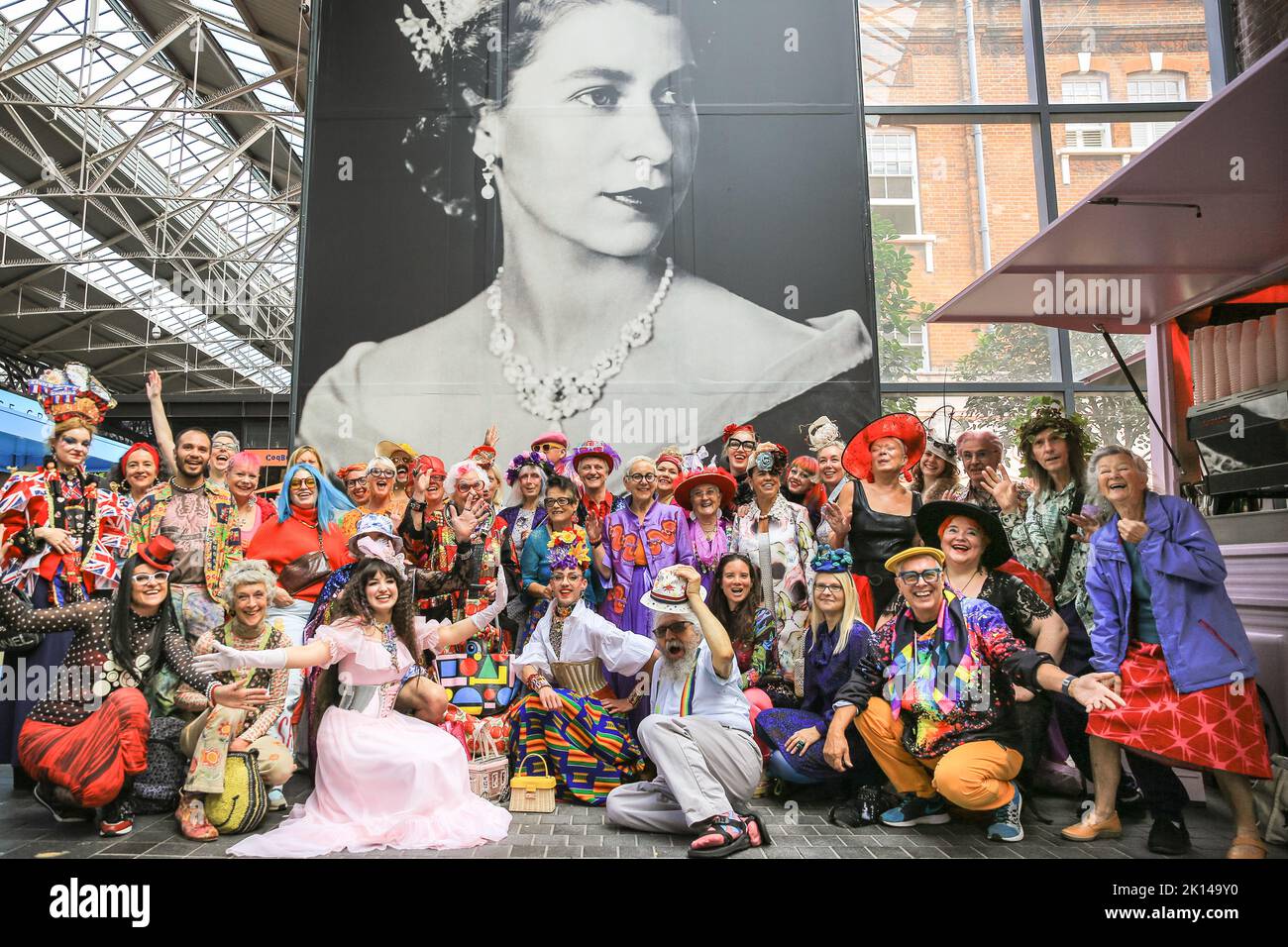 London, UK, 15th Sep 2022. The obligatory group photo, today as a ...