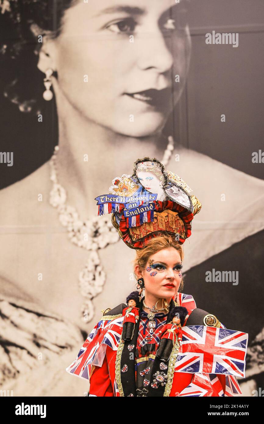 London, UK. 15th Sep, 2022. Anne Sophie Cochevelou (middle) with her ...