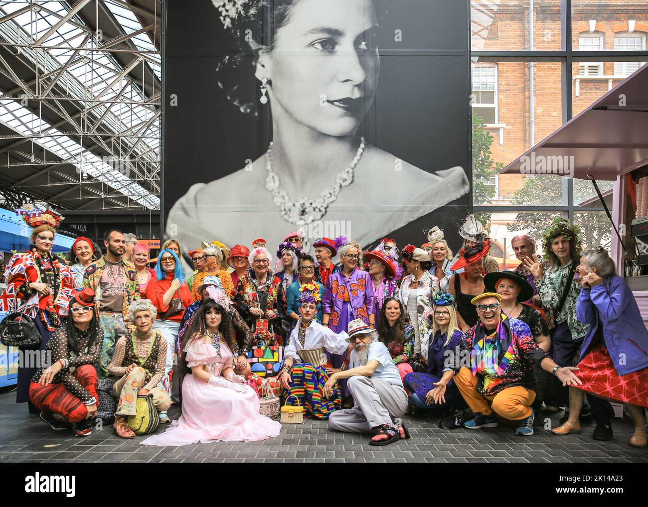 London, UK, 15th Sep 2022. The obligatory group photo, today as a ...