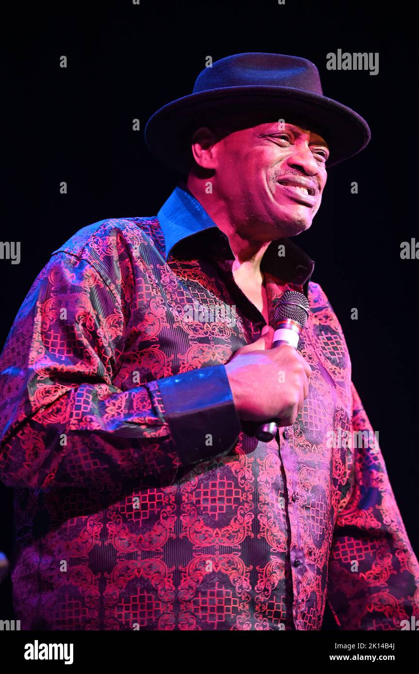 Alexander o neal hi-res stock photography and images - Alamy