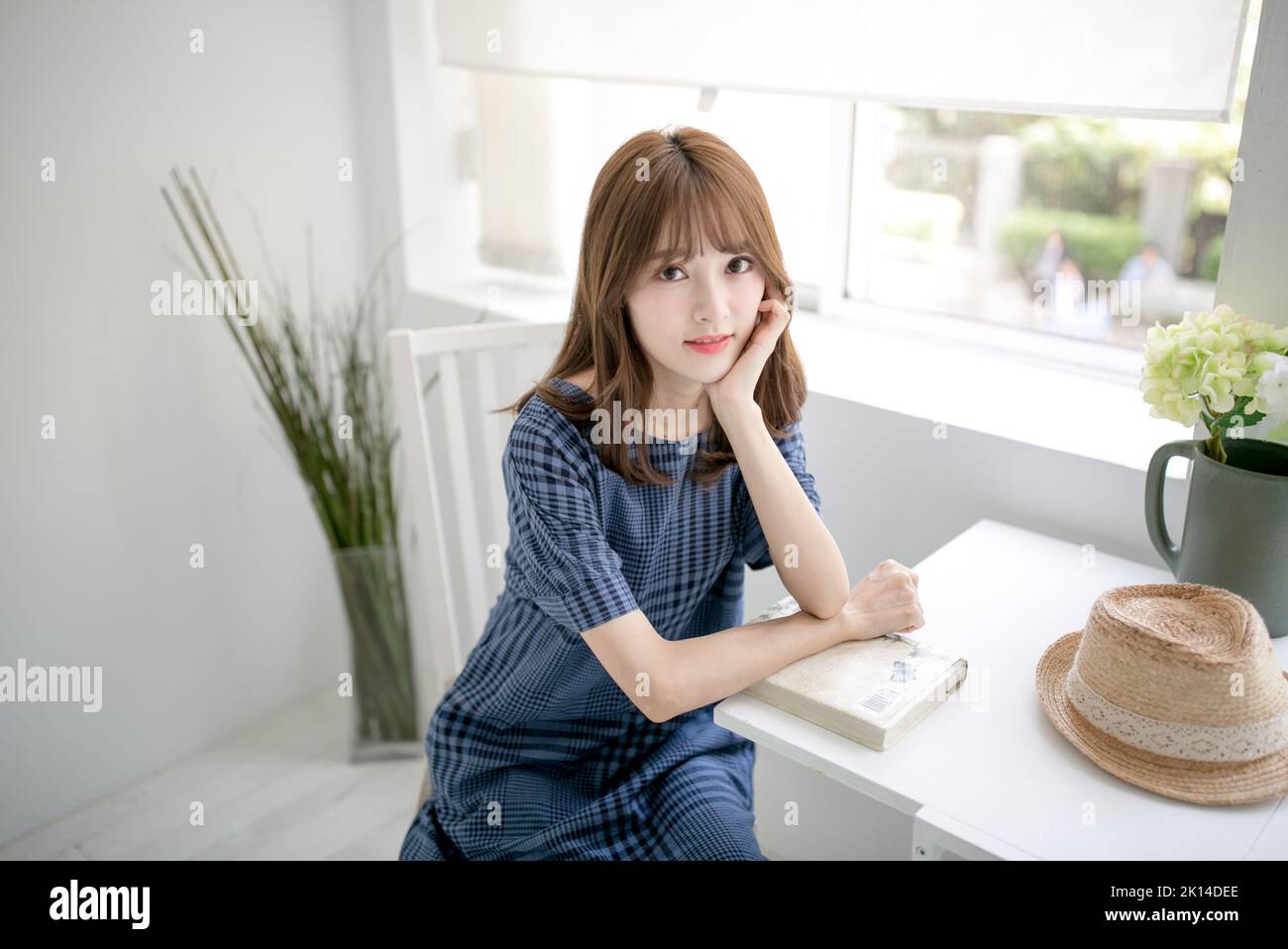 portrait of an asian girl Stock Photo - Alamy