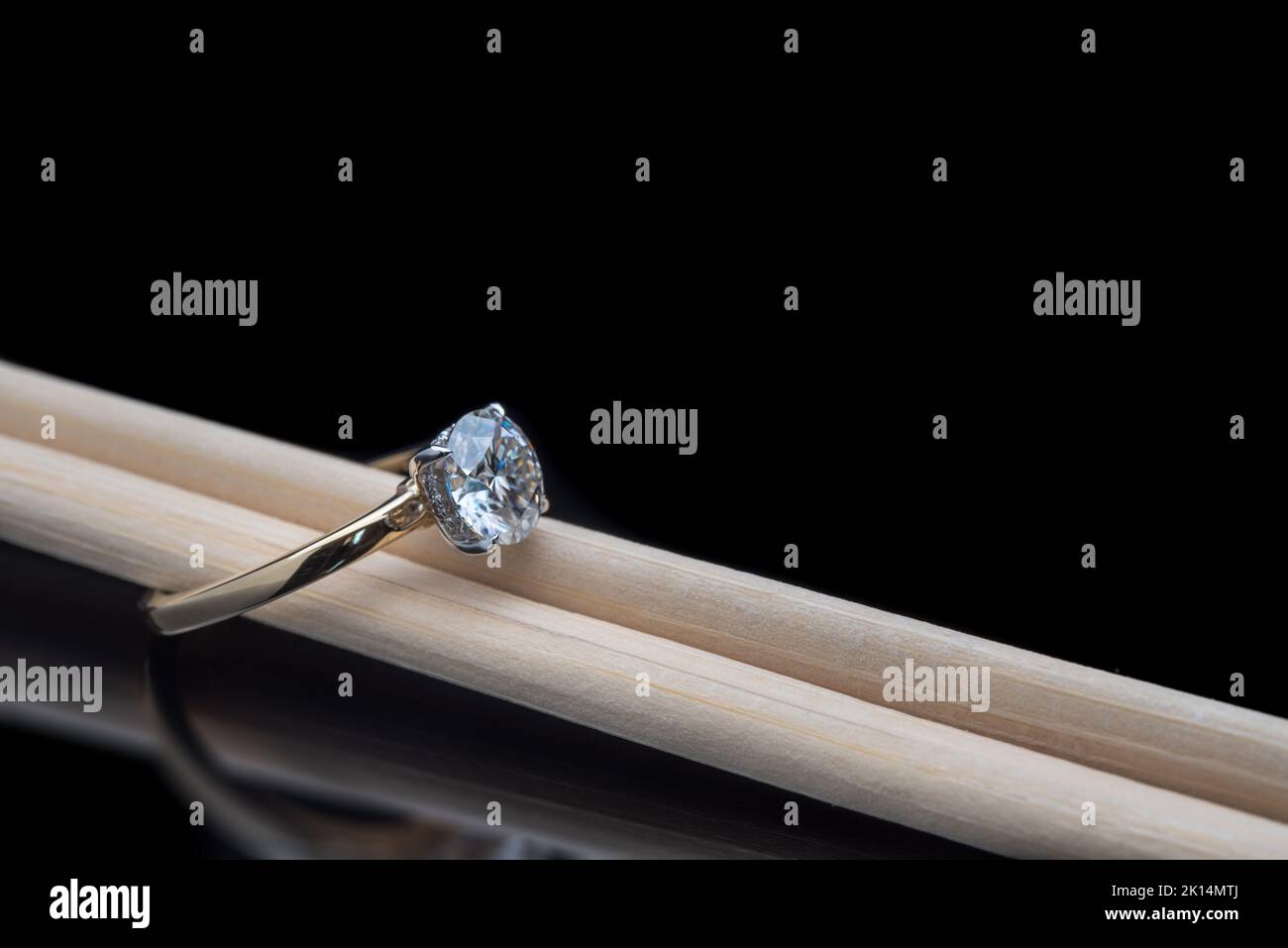 Luxury chopsticks hi-res stock photography and images - Alamy