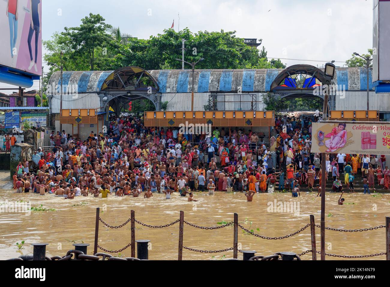 Indian Hindu people do Faithful offer "Tarpan" to the divine for the ...