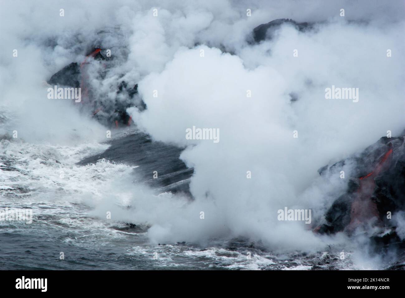 The lava glow of magma flowing in the ocean, Volcanic National Park ...