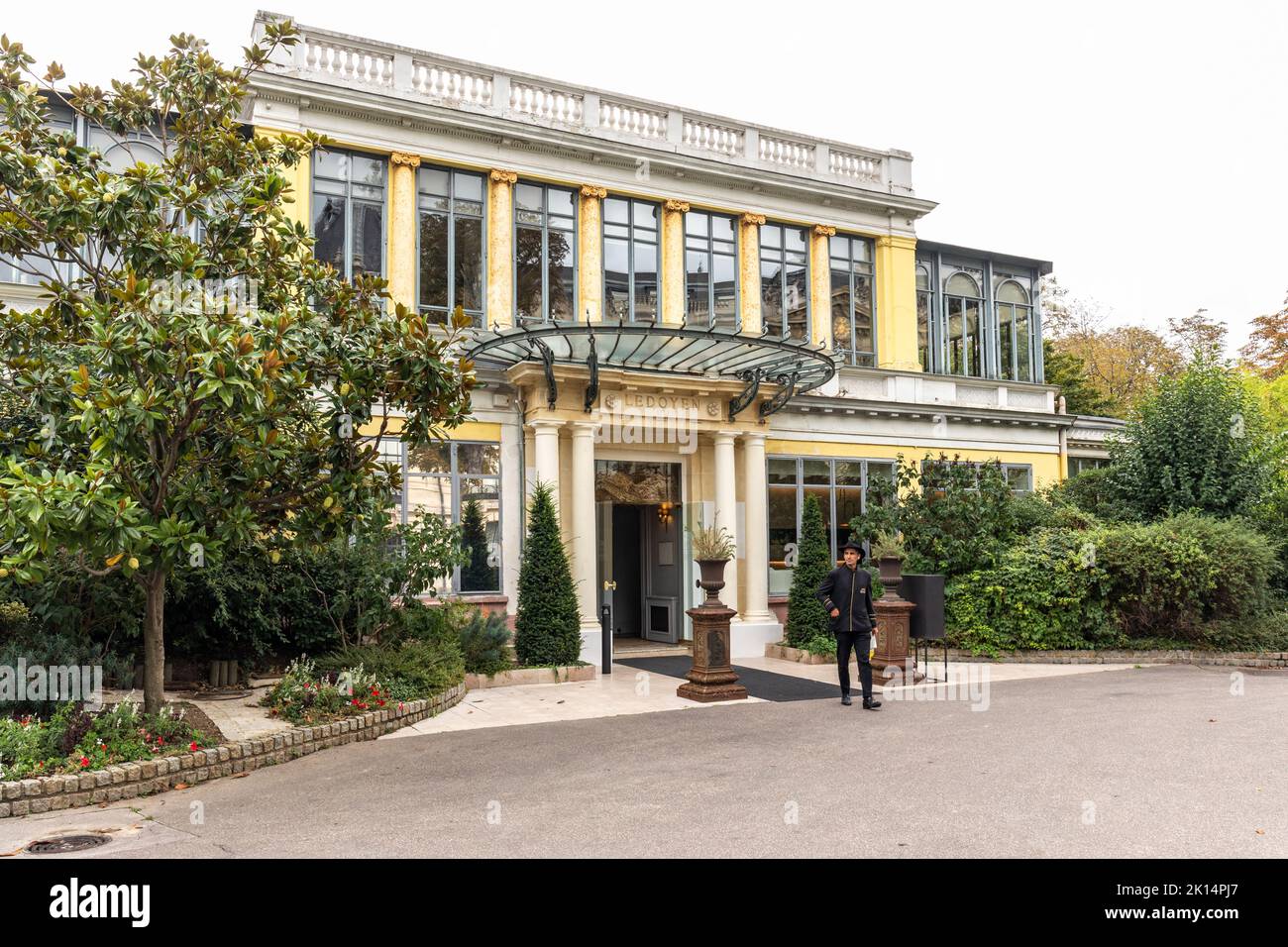Pavillon ledoyen restaurant hi-res stock photography and images - Alamy