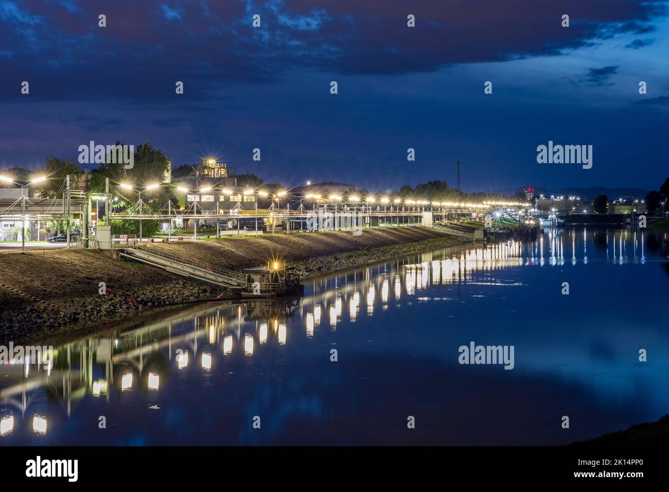 Wien, Vienna: port Ölhafen Lobau in 22. Donaustadt, Wien, Austria Stock ...