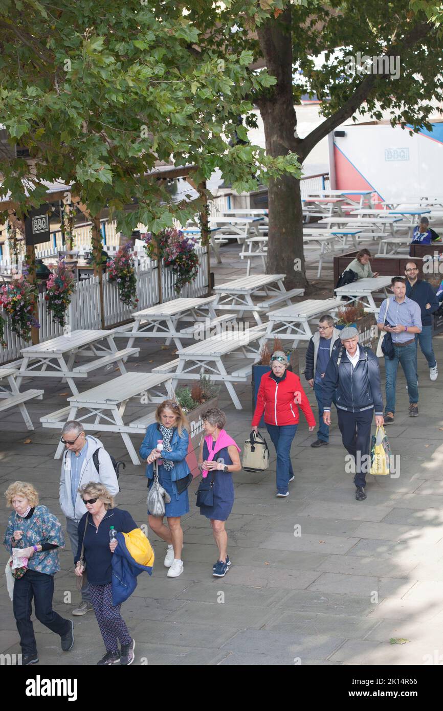 London, UK, 15 September 2022: The queue for Queen Elizabeth's lying-in ...