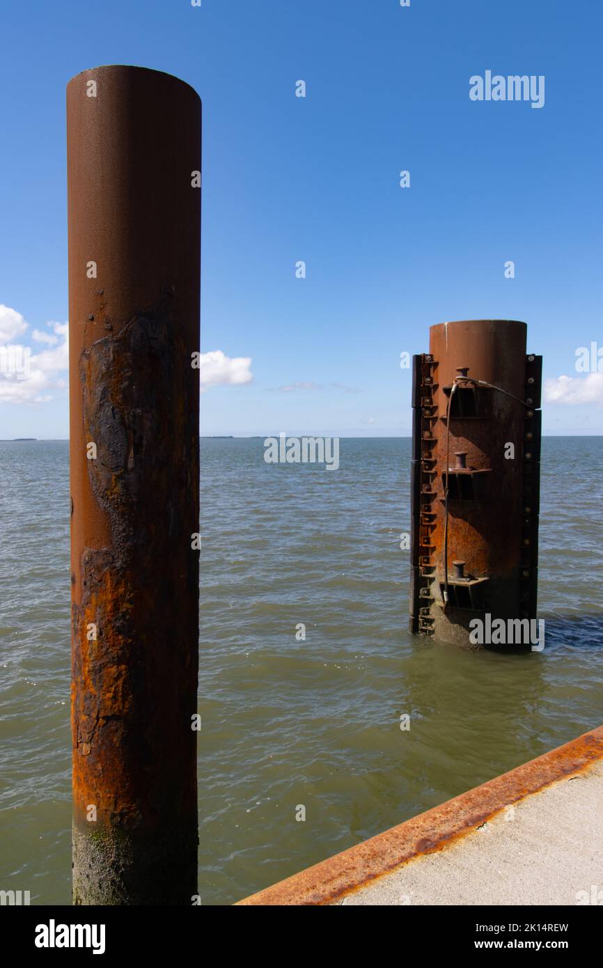 Dolphin pier hi-res stock photography and images - Alamy