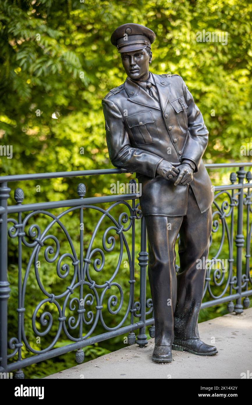 Life size model of elvis hi-res stock photography and images - Alamy
