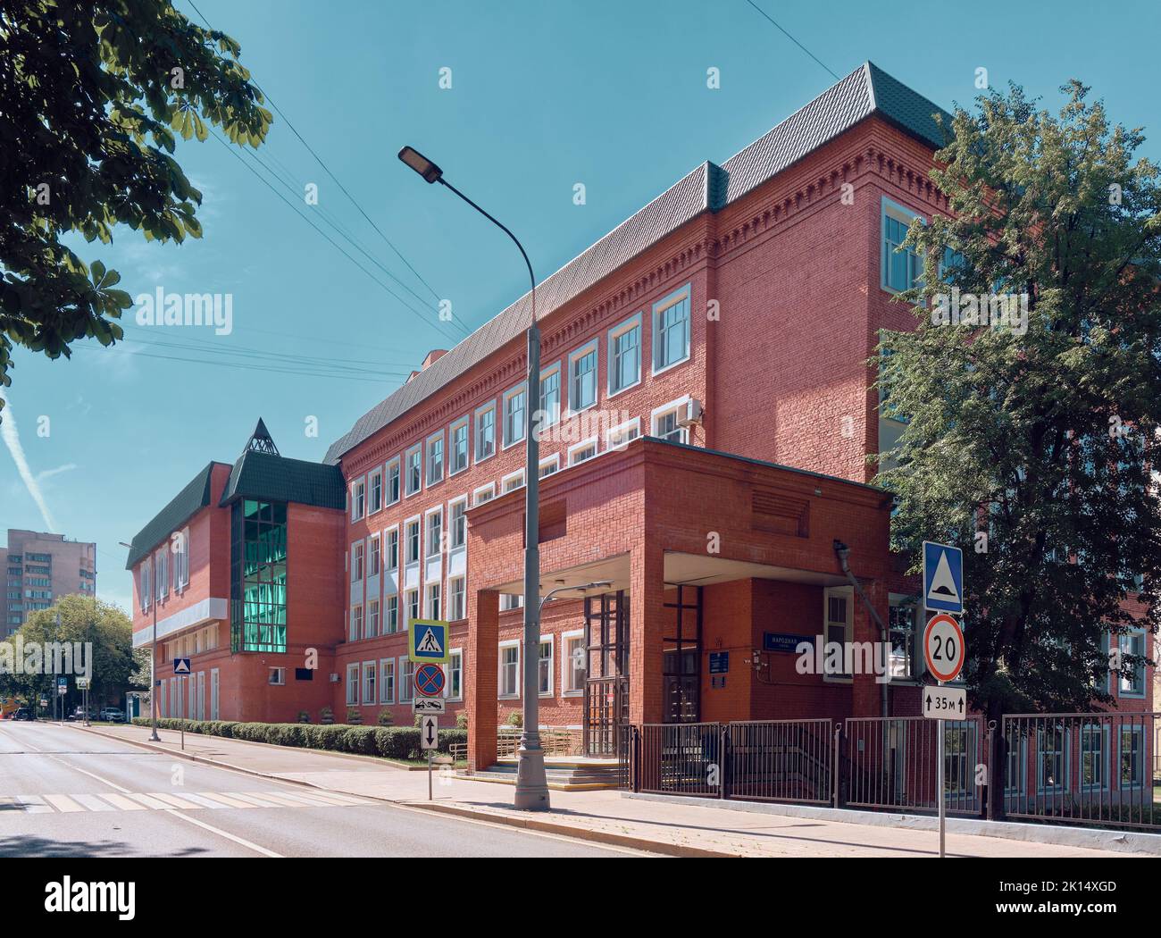 Student study architecture class hi-res stock photography and images ...