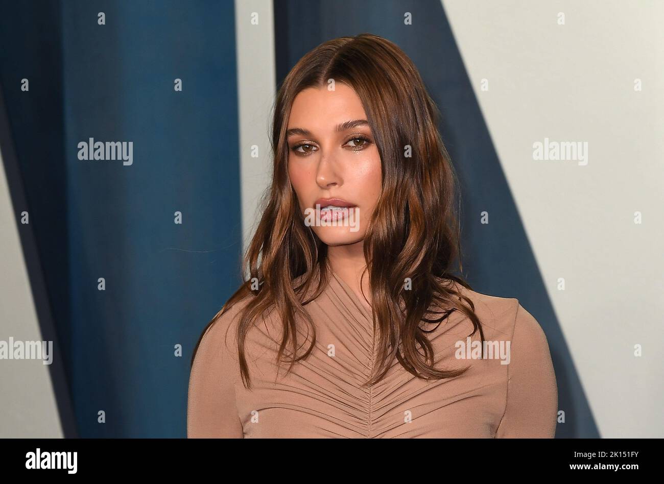 Hailey Bieber attends the 2022 Vanity Fair Oscar Party hosted by ...