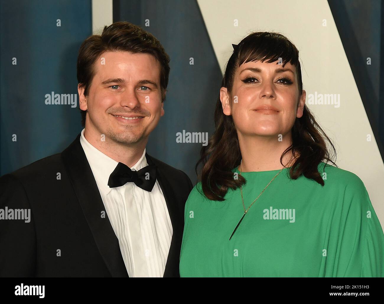 Jason Ritter, Melanie Lynskey attend the 2022 Vanity Fair Oscar Party ...