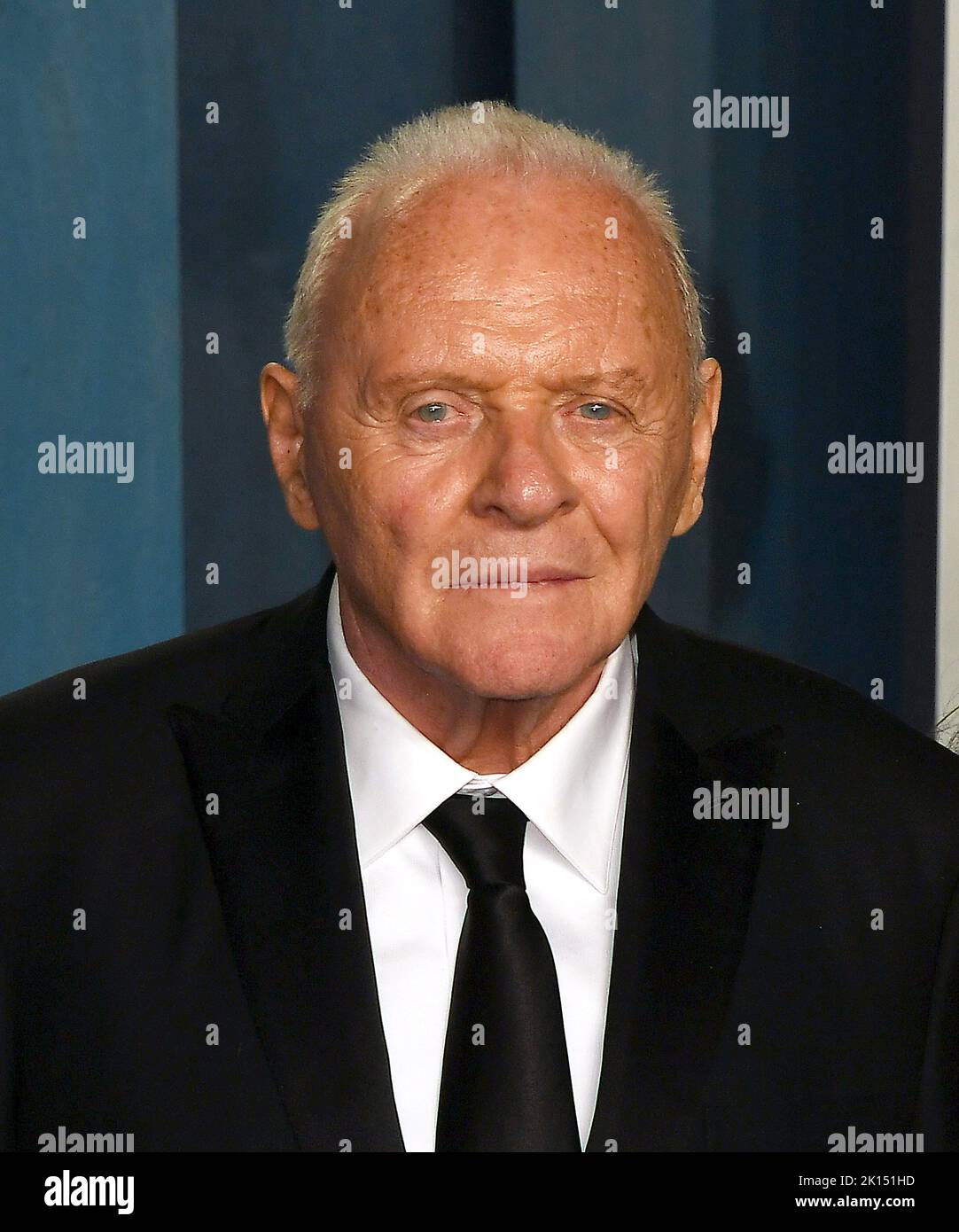Anthony Hopkins attends the 2022 Vanity Fair Oscar Party hosted by ...