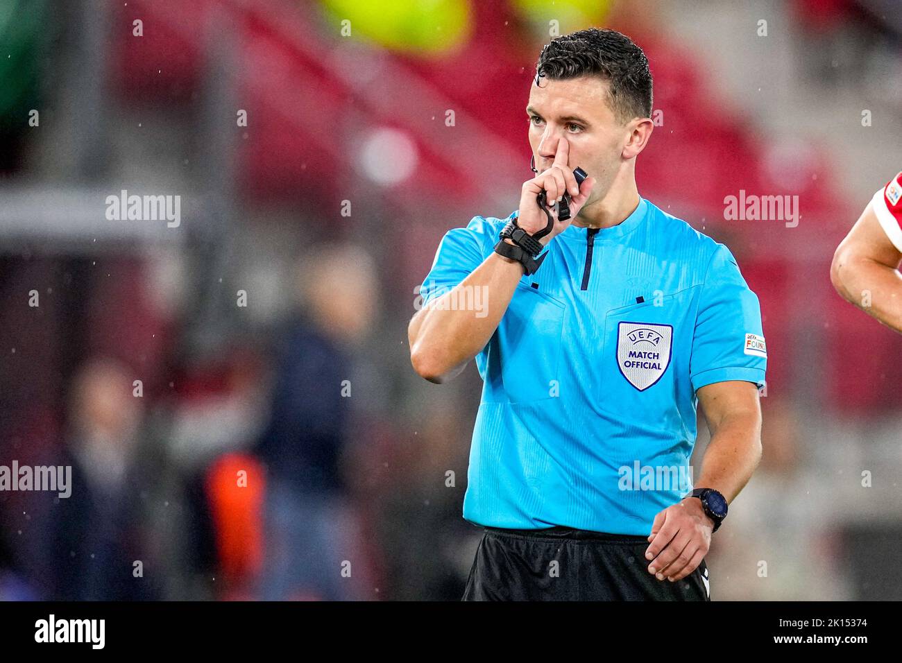 Nick walsh referee hi-res stock photography and images - Alamy