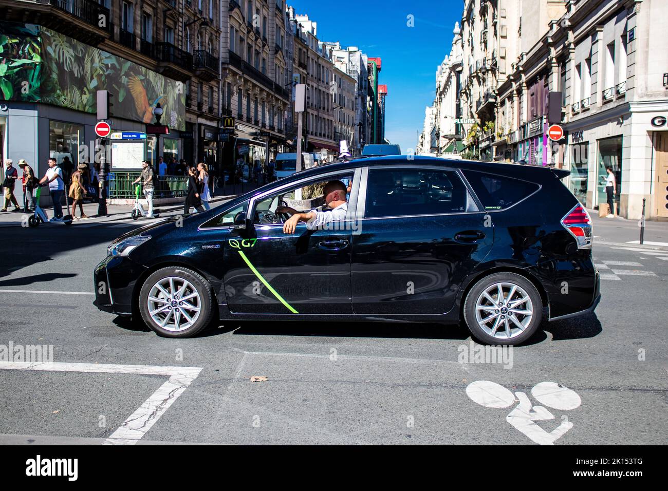 Passenger taxi driver france hi-res stock photography and images - Alamy