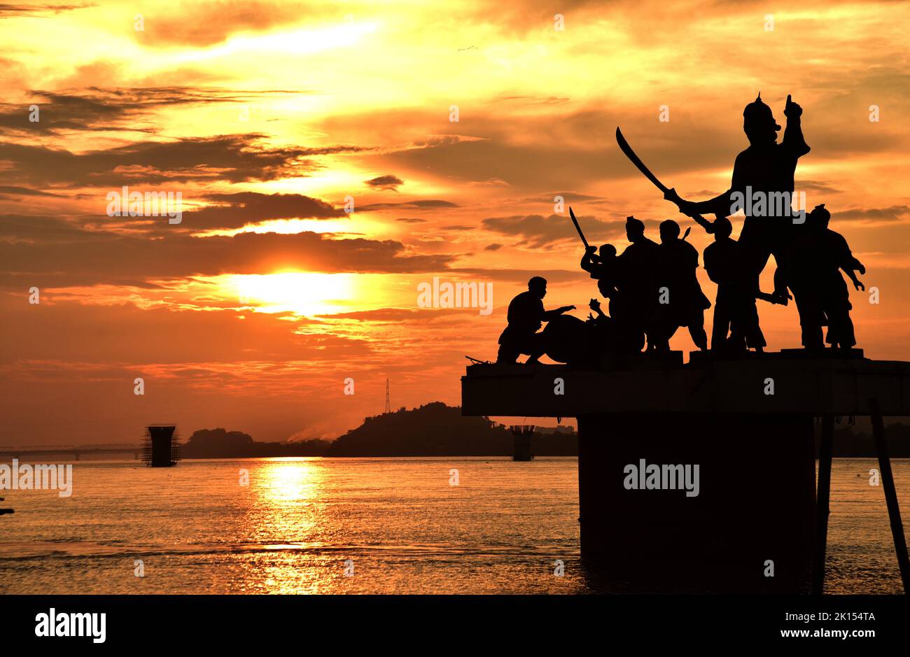 Guwahati, Guwahati, India. 15th Sep, 2022. A view of sunset on the bank ...