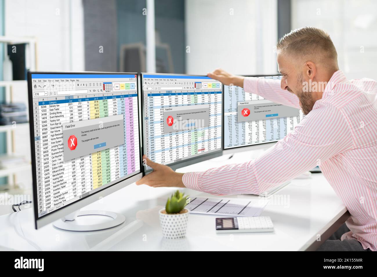 Unhappy user hi-res stock photography and images - Alamy