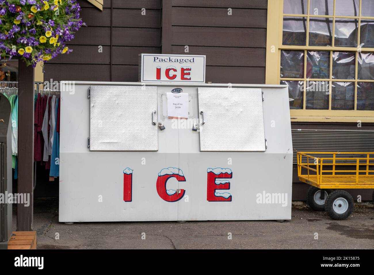 Chest freezer full hi-res stock photography and images - Alamy