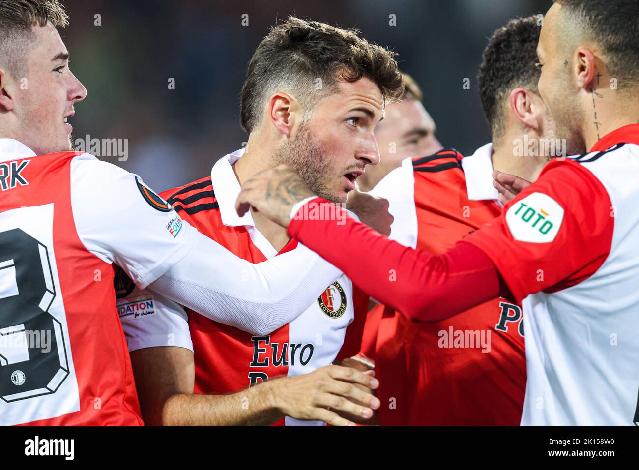 ROTTERDAM, NETHERLANDS - SEPTEMBER 15: Santiago Gimenez of Feyenoord ...