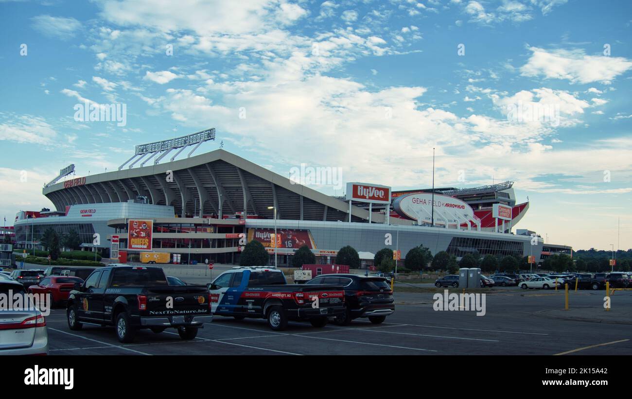 Arrowhead stadium football field hi-res stock photography and images ...