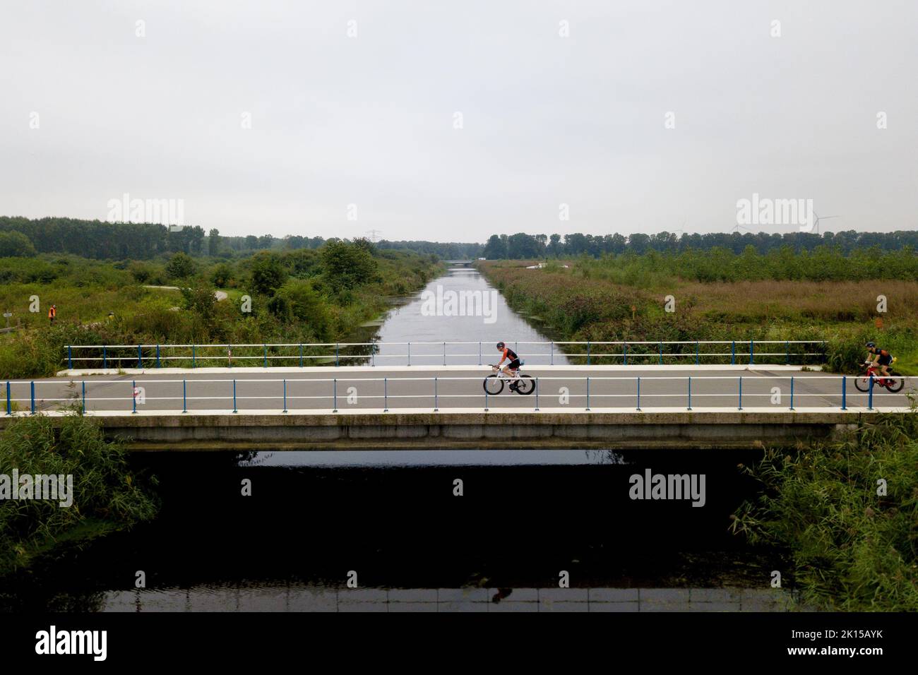 Pedestrian bridge top view hi-res stock photography and images - Alamy