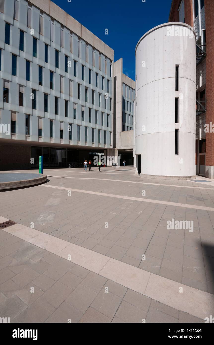 Italy, Lombardy, Milan, Luigi Bocconi Commercial University, Courtyard ...