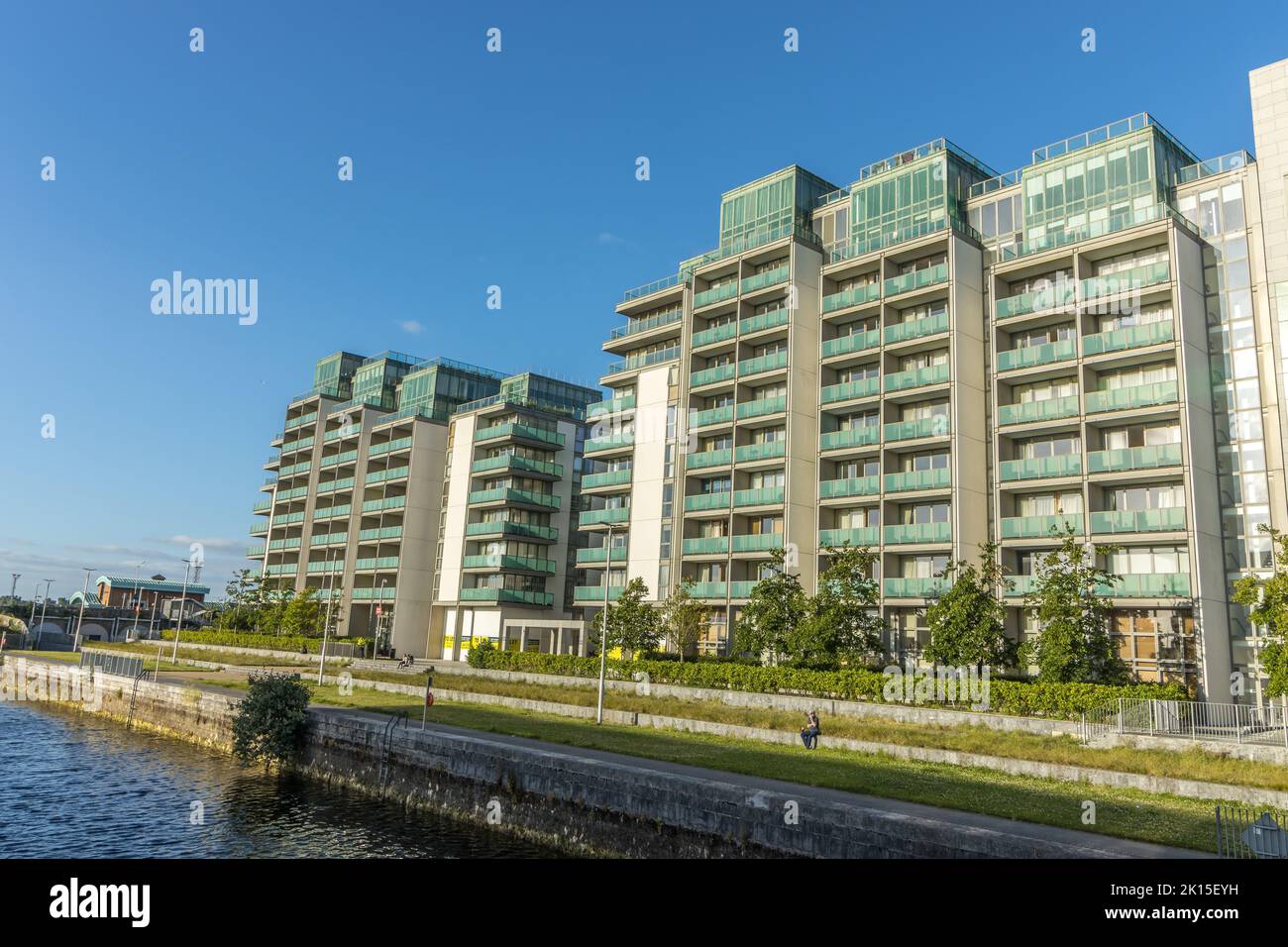 A view at the Spencer Dock apartments and river Liffey, North Dock, Dublin, Ireland Stock Photo ...