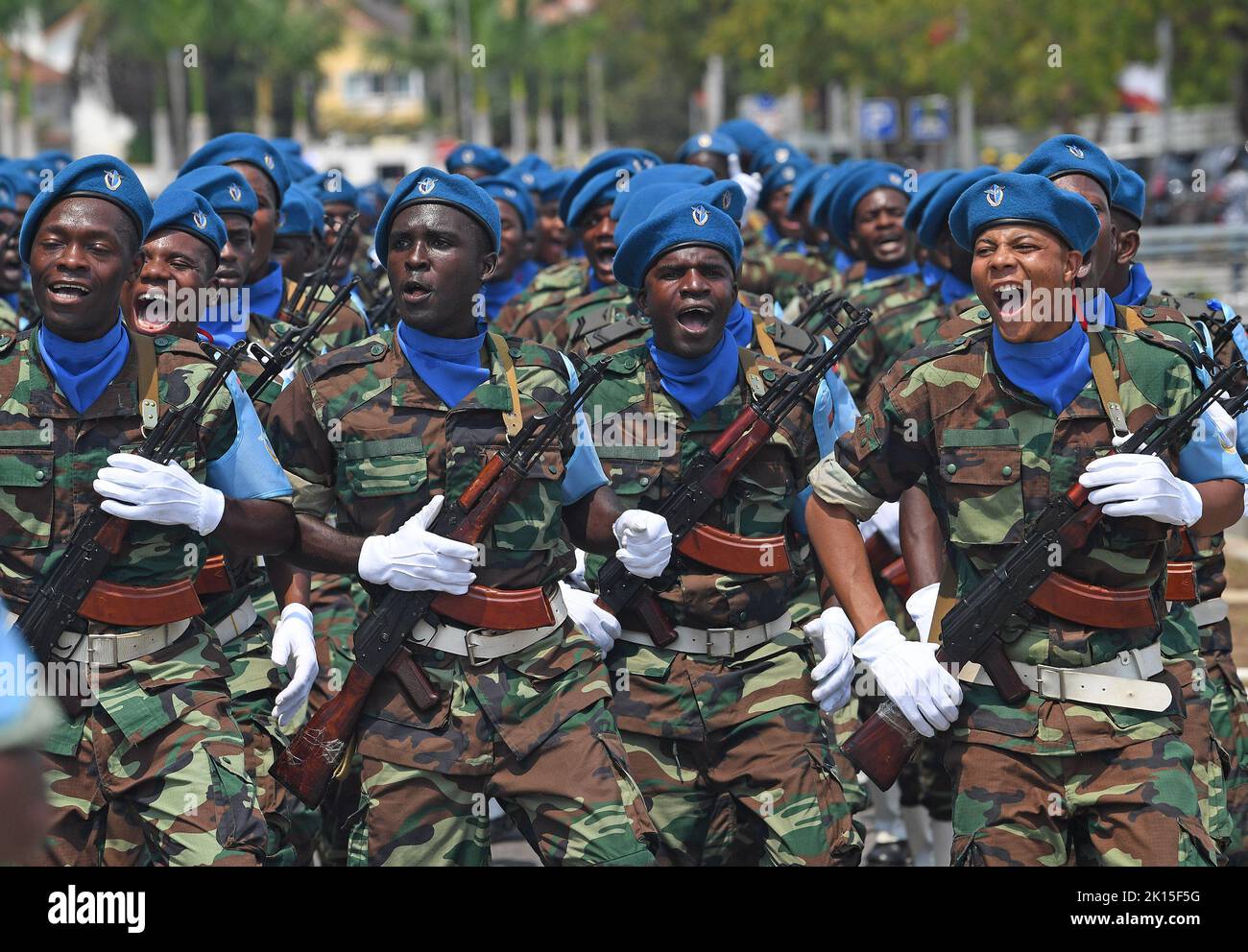 Angola angolan soldiers hi-res stock photography and images - Alamy