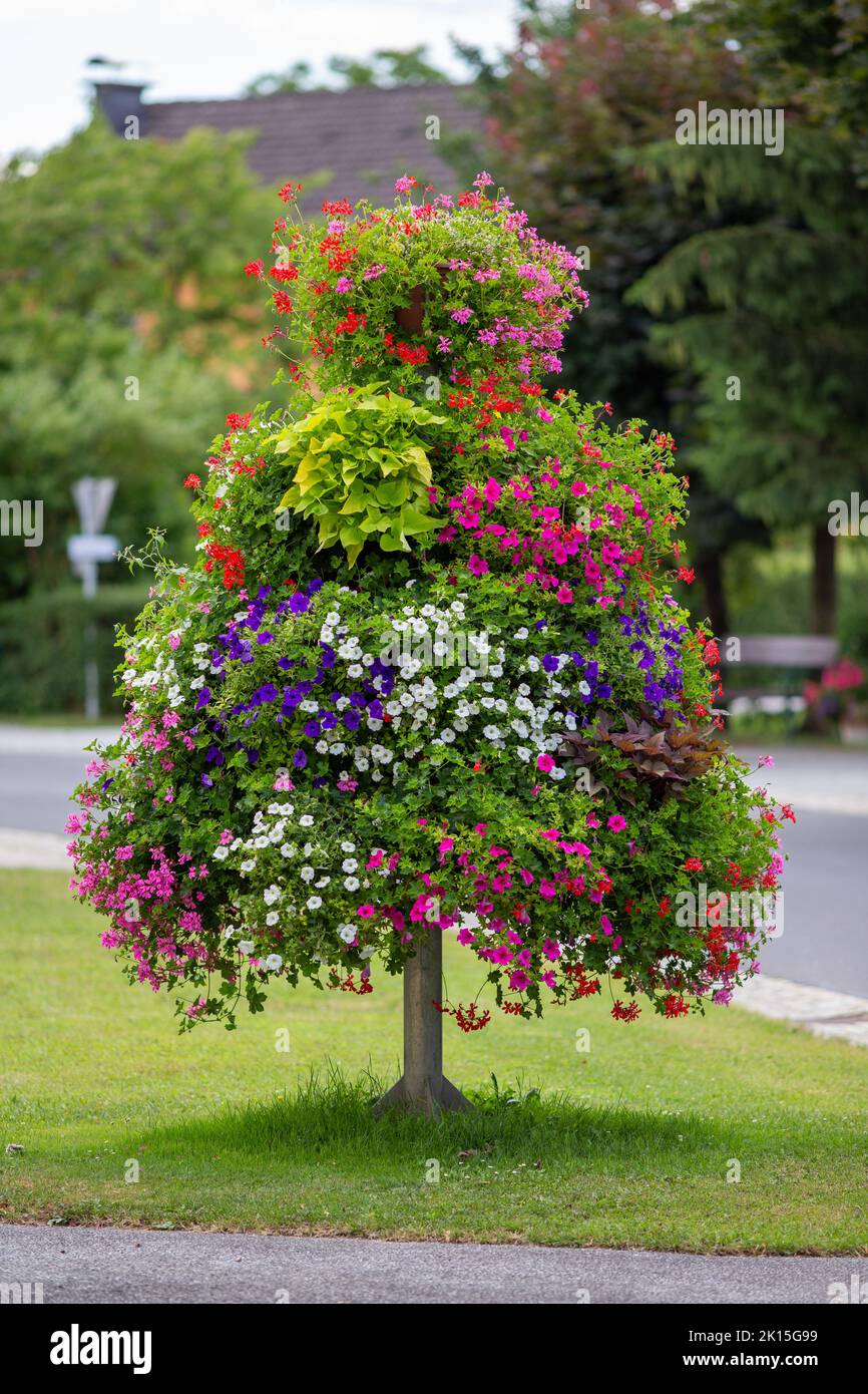 Steel column hi-res stock photography and images - Alamy