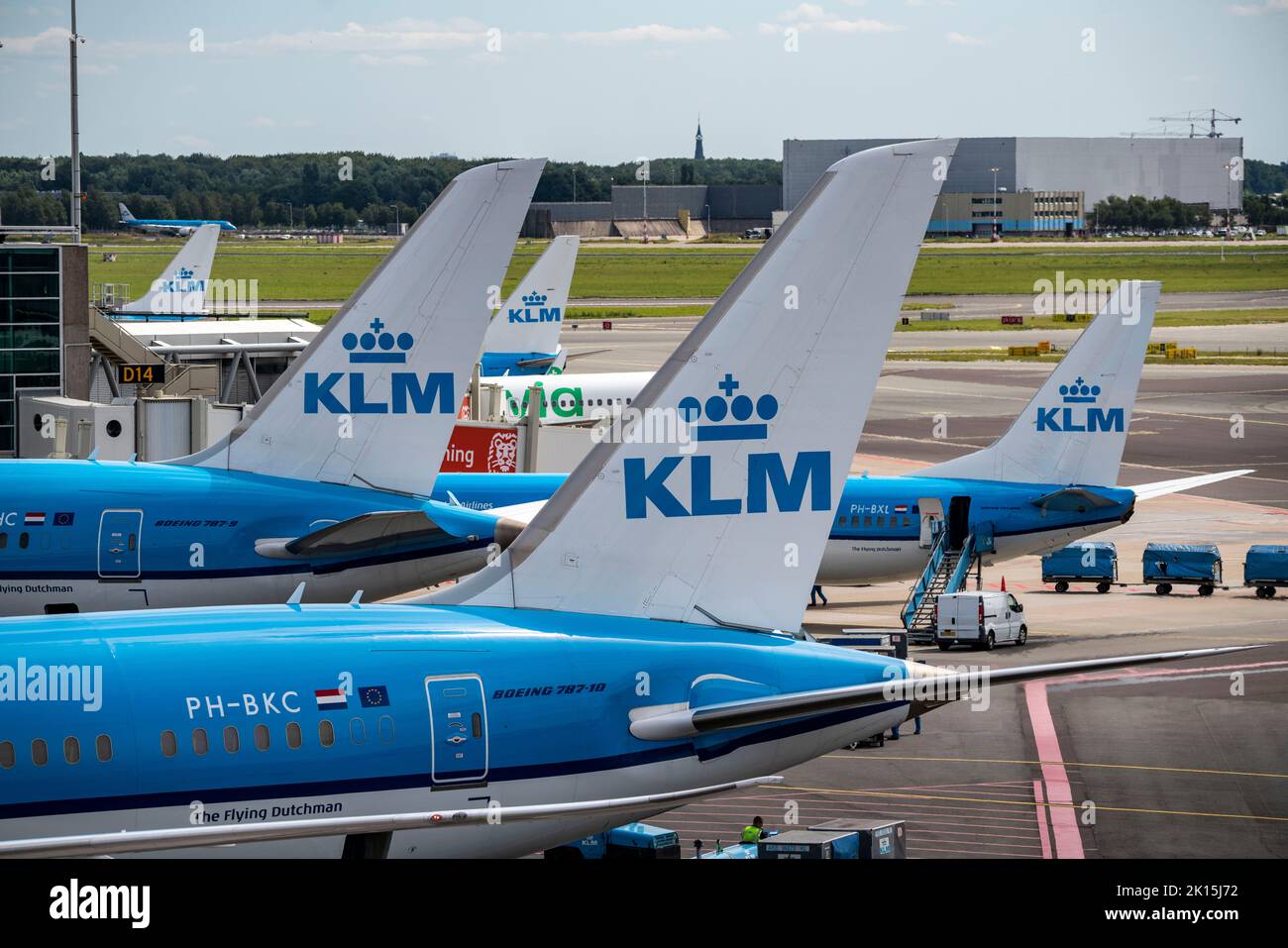 Terminal gates hi-res stock photography and images - Alamy