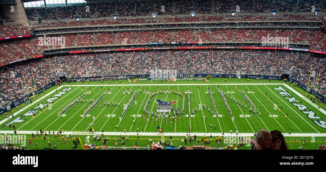 Paul Wall + Prairie View A&M Marching Storm Band Halftime Show during ...