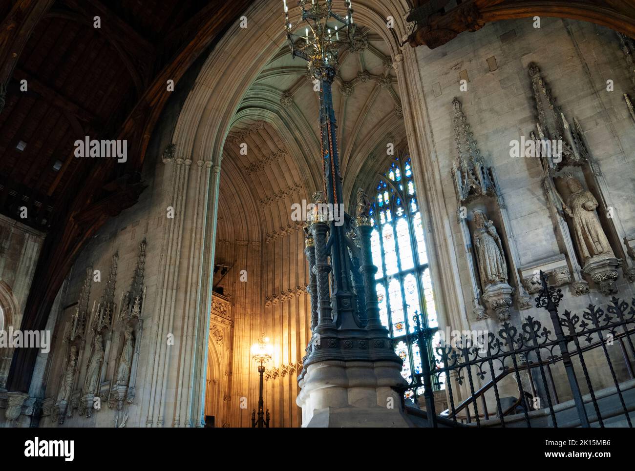 Medieval hammer beam roof hi-res stock photography and images - Alamy